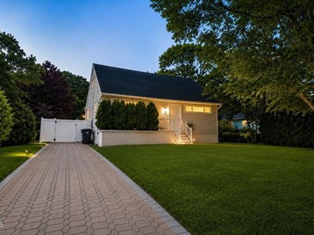 Wells Ave, Oakhurst, Home For Sale