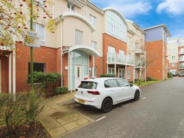 Wells Court, Pumphouse Crescent, 2 Bedroom Flat