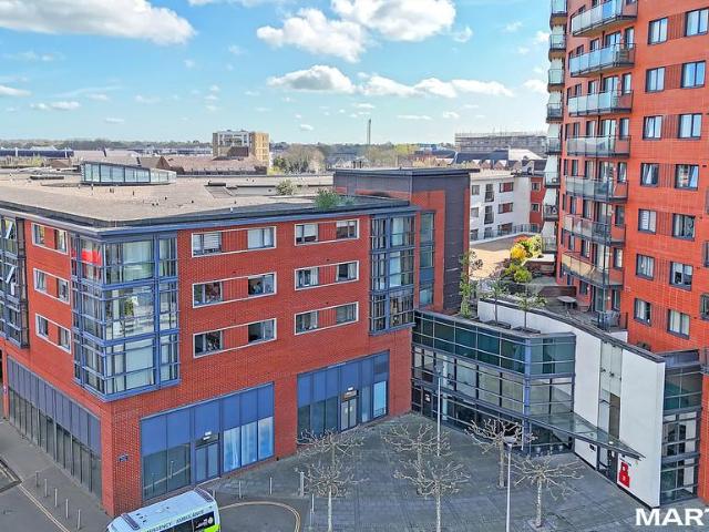 Wells Crescent, Chelmsford 2 bed apartment to rent £1,600 pcm £369 pw