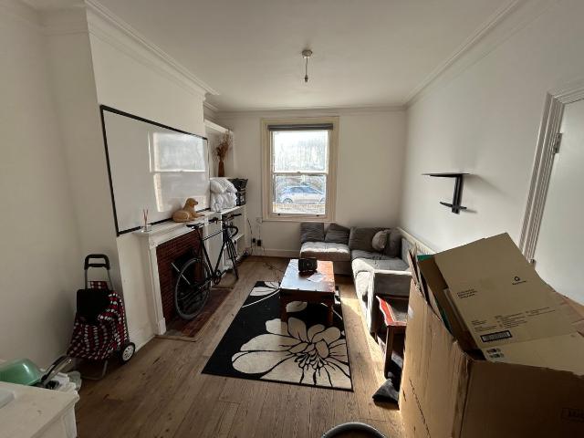 Wells House Road, North Acton NW10, Room to rent, £850 pcm | PrimeLocation
