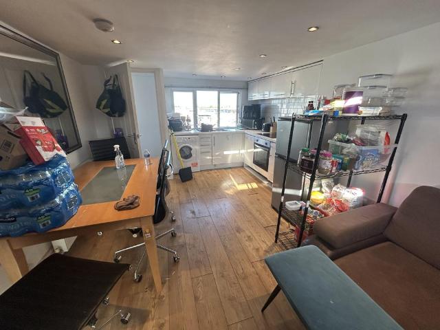 Wells House Road, London NW10 3 bed maisonette to rent £2,800 pcm £646 pw