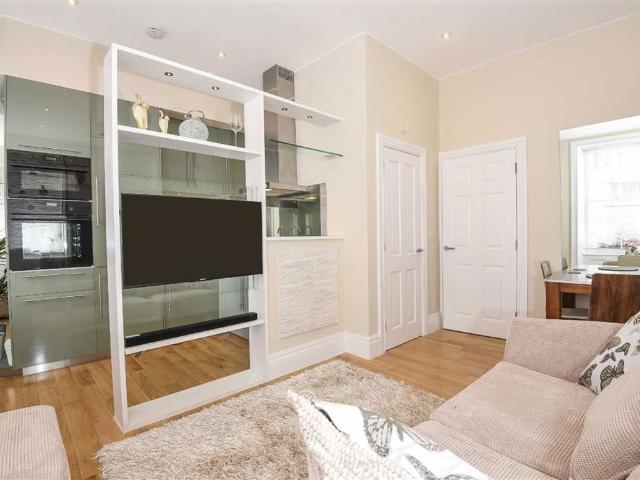 Wells Street, Fitzrovia & Covent Garden W1T, 1 bed flat to rent, £2,492 pcm | PrimeLocation