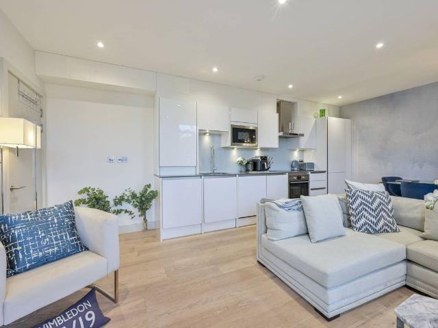 Wellsborough Mews, Wimbledon, London SW20, 2 bed flat to rent, £2,800 pcm | PrimeLocation
