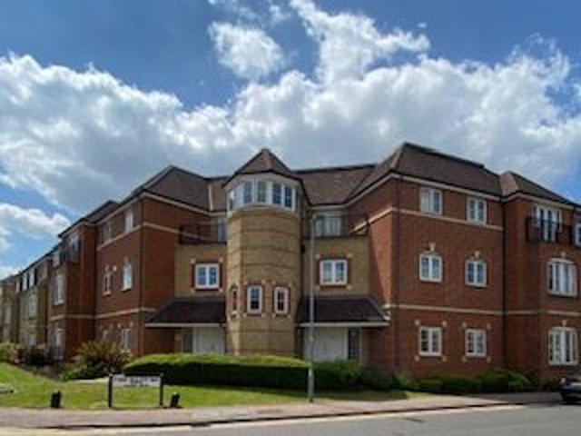 Wellsfield, Bushey WD23, 2 bed flat to rent, £1,550 pcm | PrimeLocation