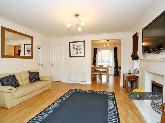 Wellside Road, Aberdeen, AB15 4 bed detached house to rent £1,695 pcm £391 pw