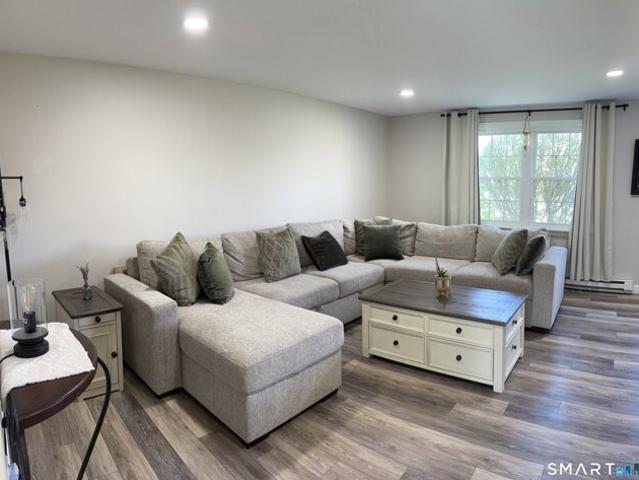 Wellswood Rd Apt,hebron, Home For Sale