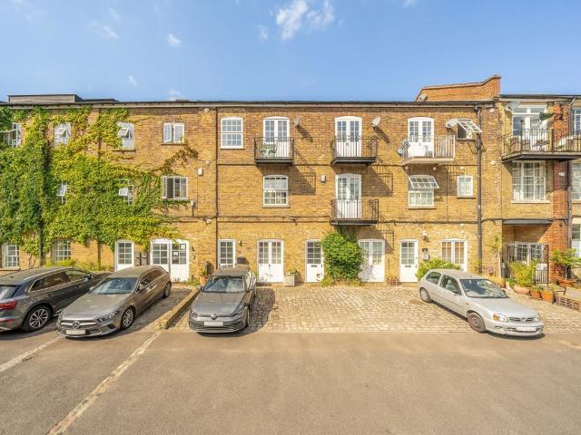 Welmar Mews, London SW4, 1 bed flat to rent, £1,870 pcm | PrimeLocation