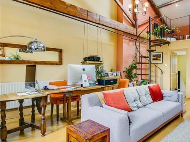 Welmar Mews, London, SW4 7DD, United Kingdom | 2 bed house for rent #139071749 | Rentberry
