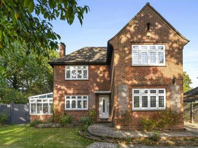 Welshwood Park Road, Colchester, 3 Bedroom Detached