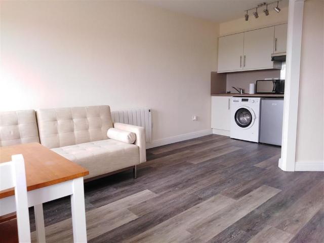 Wern Terrace, Swansea SA1, 1 bed flat to rent, £1,000 pcm | PrimeLocation