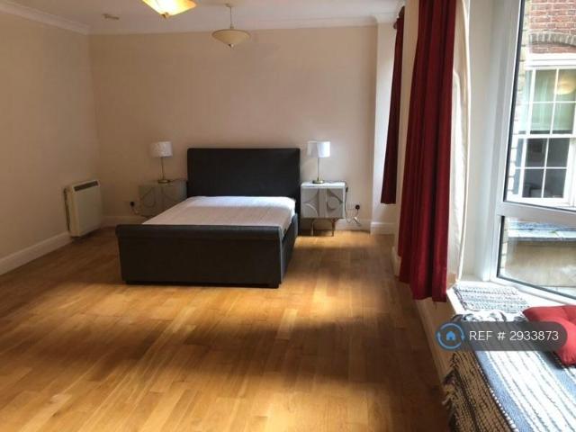 Werna House, London, EC3R 1 bed in a flat share to rent £1,450 pcm £335 pw
