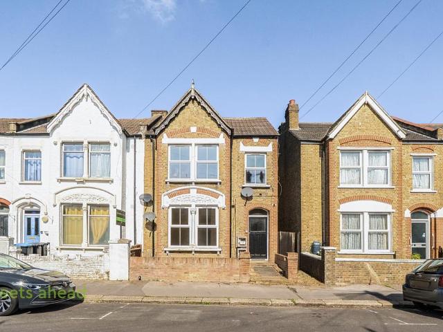 Werndee Road, London, SE25 2 bed apartment to rent £1,650 pcm £381 pw