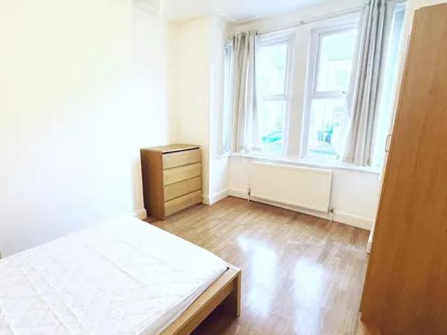 Werndee Road, London, SE25 5LB, United Kingdom | Room for rent #137931167 | Rentberry