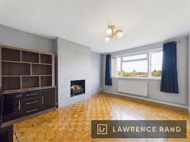 West Mead, Ruislip, HA4 2 bed flat to rent £1,800 pcm £415 pw