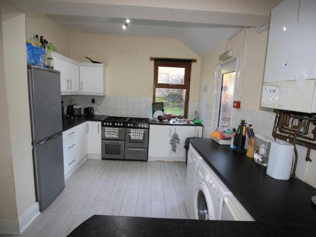 West Midlands, Coventry CV2 5 bed terraced house to rent £2,020 pcm £466 pw