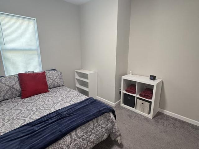 West Oak Lane: Private Room for Rent