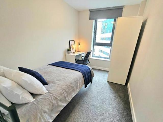 West One, Fitzwilliam Street, 4 Bedroom Apartment