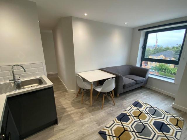 201 West One Reflect, City Centre, S1