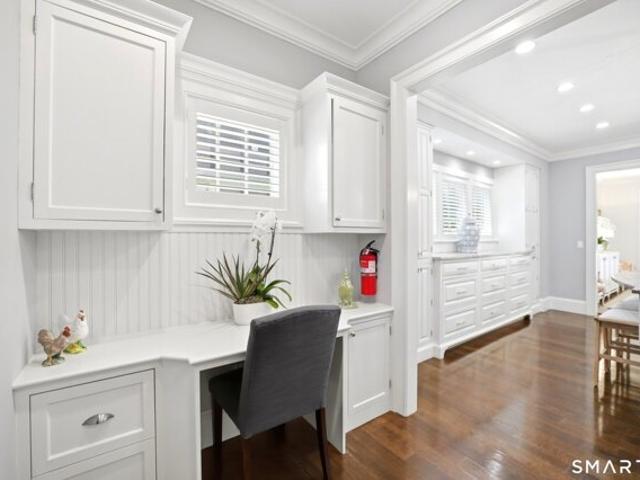 West Ave Unit,darien, Condo For Sale