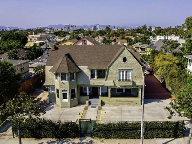 West Adams Dorm Rooms Lodge USC Adams Blvd