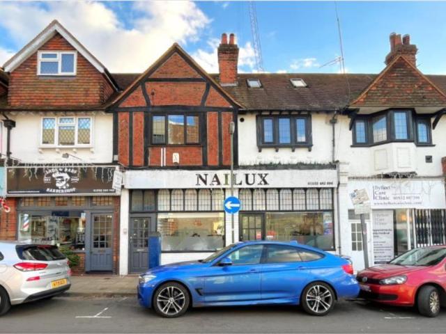 West Byfleet, Surrey, KT14 1 bed apartment to rent £1,150 pcm £265 pw