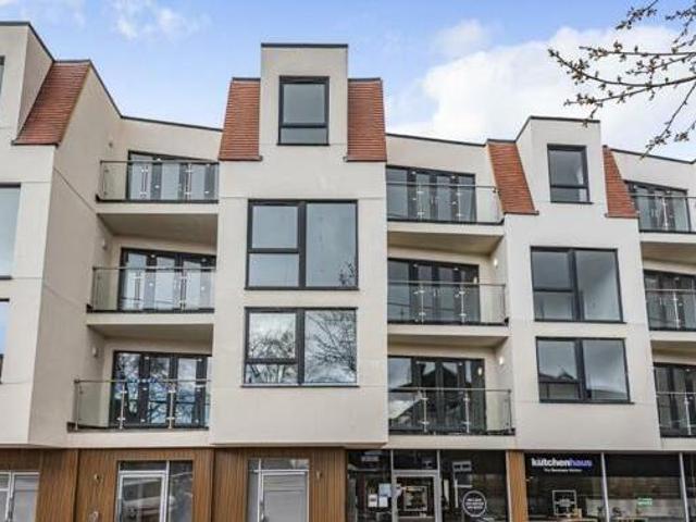 West Byfleet, Surrey, 2 Bedroom Apartment