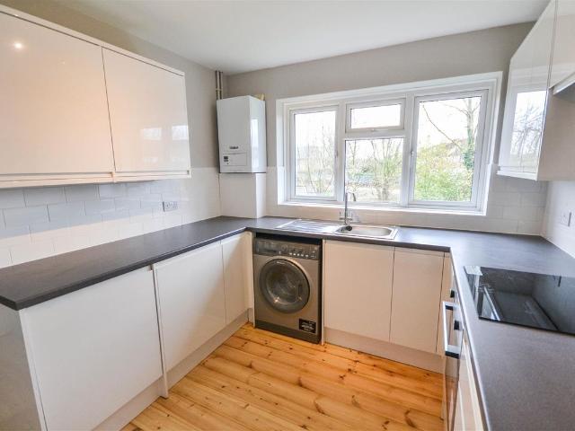 West Barnes Lane, Motspur Park KT3, 2 bed maisonette to rent, £1,900 pcm | PrimeLocation