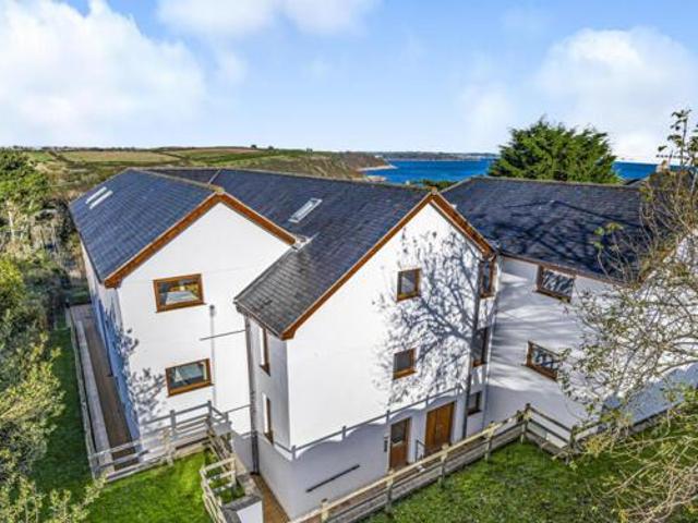 West Bay Maenporth Road, Maenporth, 2 Bedroom Apartment