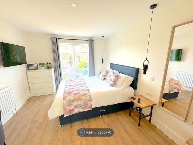West Bridgford, Nottingham NG2, Studio to rent, £1,000 pcm | PrimeLocation