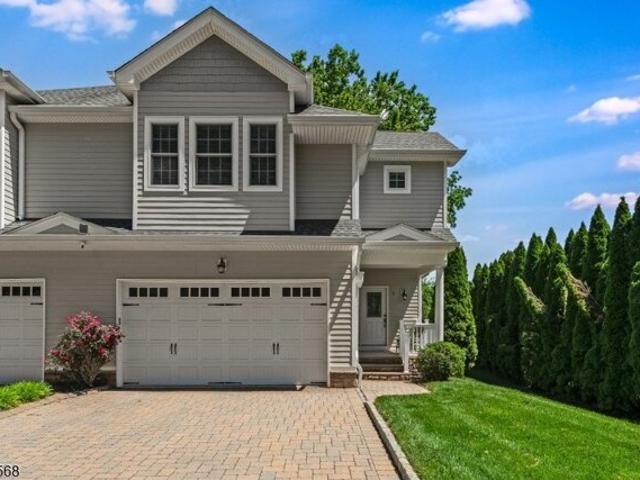 West Ct, Westfield, Condo For Sale