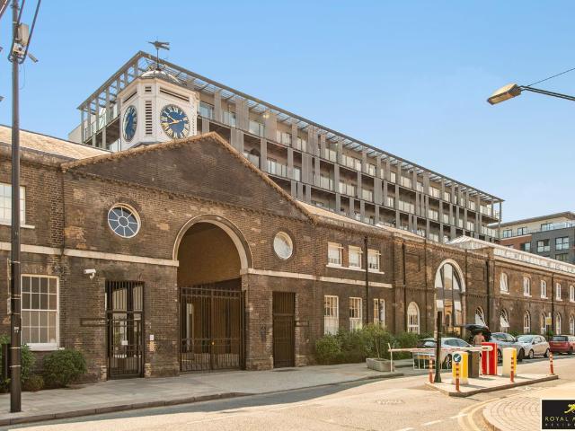 West Carriage House, Royal Carriage Mews, Royal Arsenal SE18, 1 bed flat to rent, £1,800 pcm | PrimeLocation