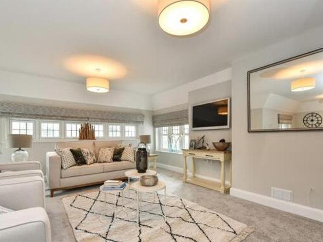 West Chiltington, West Sussex, 2 Bedroom Apartment
