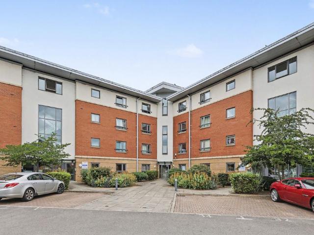 West Cotton Close, Northampton. 2 bed flat to rent £1,050 pcm £242 pw