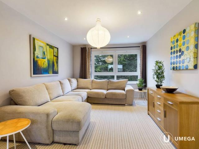West Court, Ravelston, Edinburgh, EH4 3 bed apartment to rent £1,700 pcm £392 pw