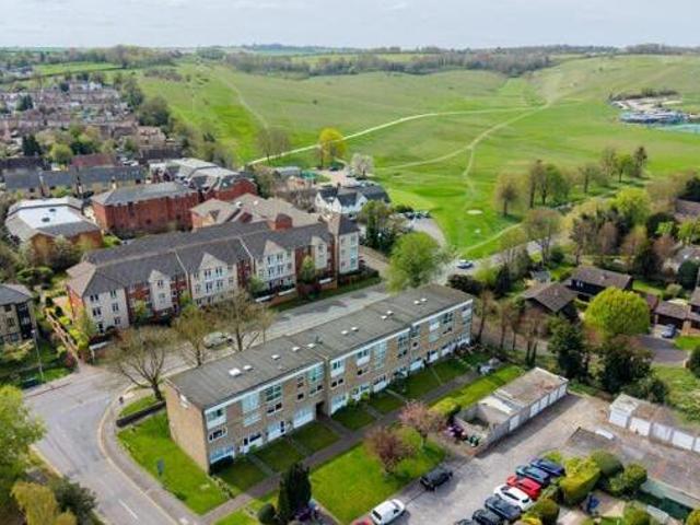 West Court, Tannery Drift, 2 Bedroom Maisonette