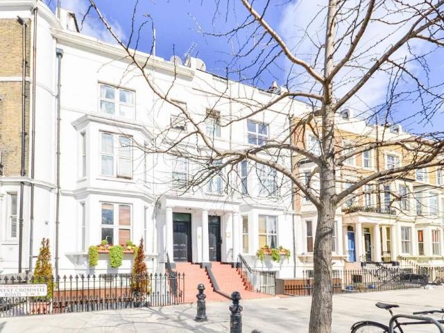 West Cromwell Road, Earls Court, London SW5, Studio to rent, £1,517 pcm | PrimeLocation