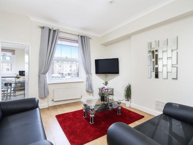 West Cromwell Road, London SW5, 2 bed flat to rent, £2,622 pcm | PrimeLocation
