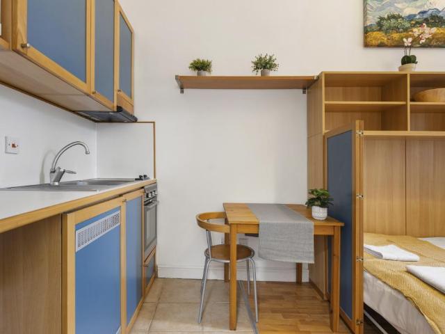 West Cromwell Road, London SW5 Studio to rent £1,625 pcm £375 pw