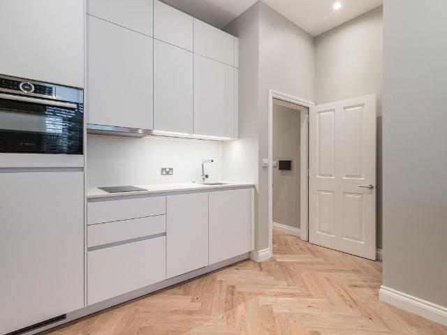 West Cromwell Road, London SW5, Studio to rent, £1,750 pcm | PrimeLocation