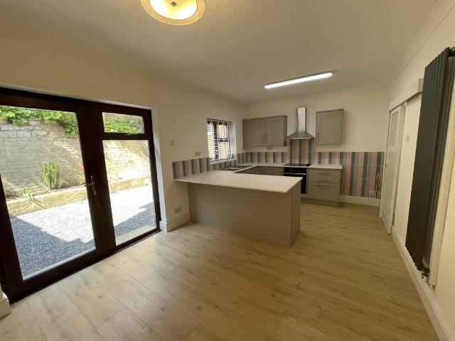 West Cross Ave, Swansea 4 bed semi detached house to rent £1,695 pcm £391 pw