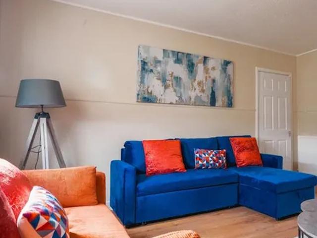 West Dunbartonshire, G81 1BX, United Kingdom | 3 bed apartment for rent #154377830 | Rentberry