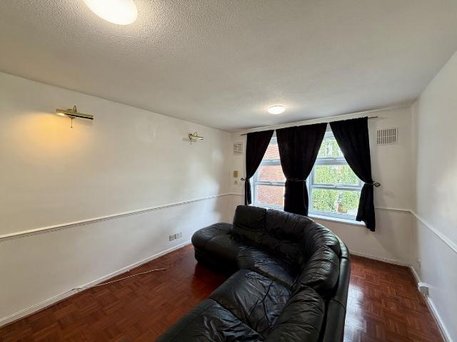 West Drayton UB7, 1 bed maisonette to rent, £1,350 pcm | PrimeLocation