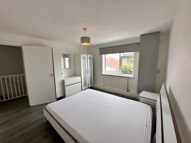 West Drayton UB7, 2 bed flat to rent, £1,650 pcm | PrimeLocation