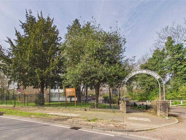 West Drive, London SW16, 2 bed flat to rent, £2,000 pcm | PrimeLocation