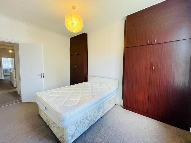 West Ealing W13 5 bed semi detached house to rent £4,350 pcm £1,004 pw