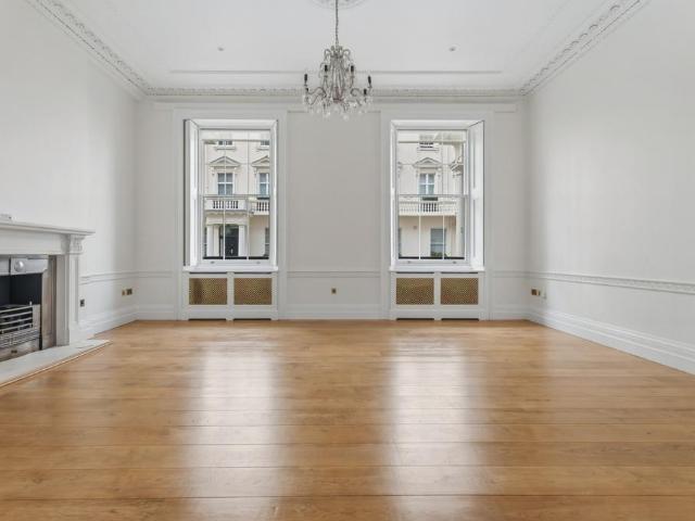 West Eaton Place, London SW1X 3 bed apartment to rent £9,997 pcm £2,307 pw