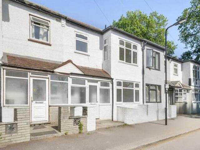 West End Avenue, London, 4 Bedroom Terraced