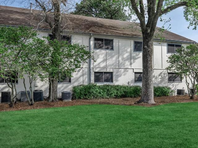 West End Crossing Apartments 1 Bedroom Apartment for Rent at 6550 Phelan Blvd, Beaumont, TX 77706