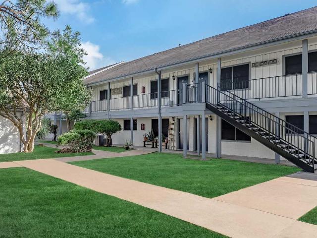 West End Crossing Apartments 1 Bedroom Apartment for Rent at 6550 Phelan Blvd, Beaumont, TX 77706