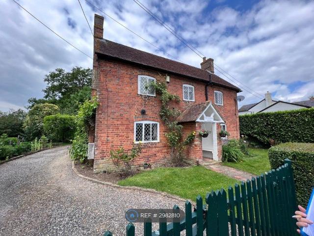West End Green, Reading RG7, 2 bed detached house to rent, £1,950 pcm | PrimeLocation